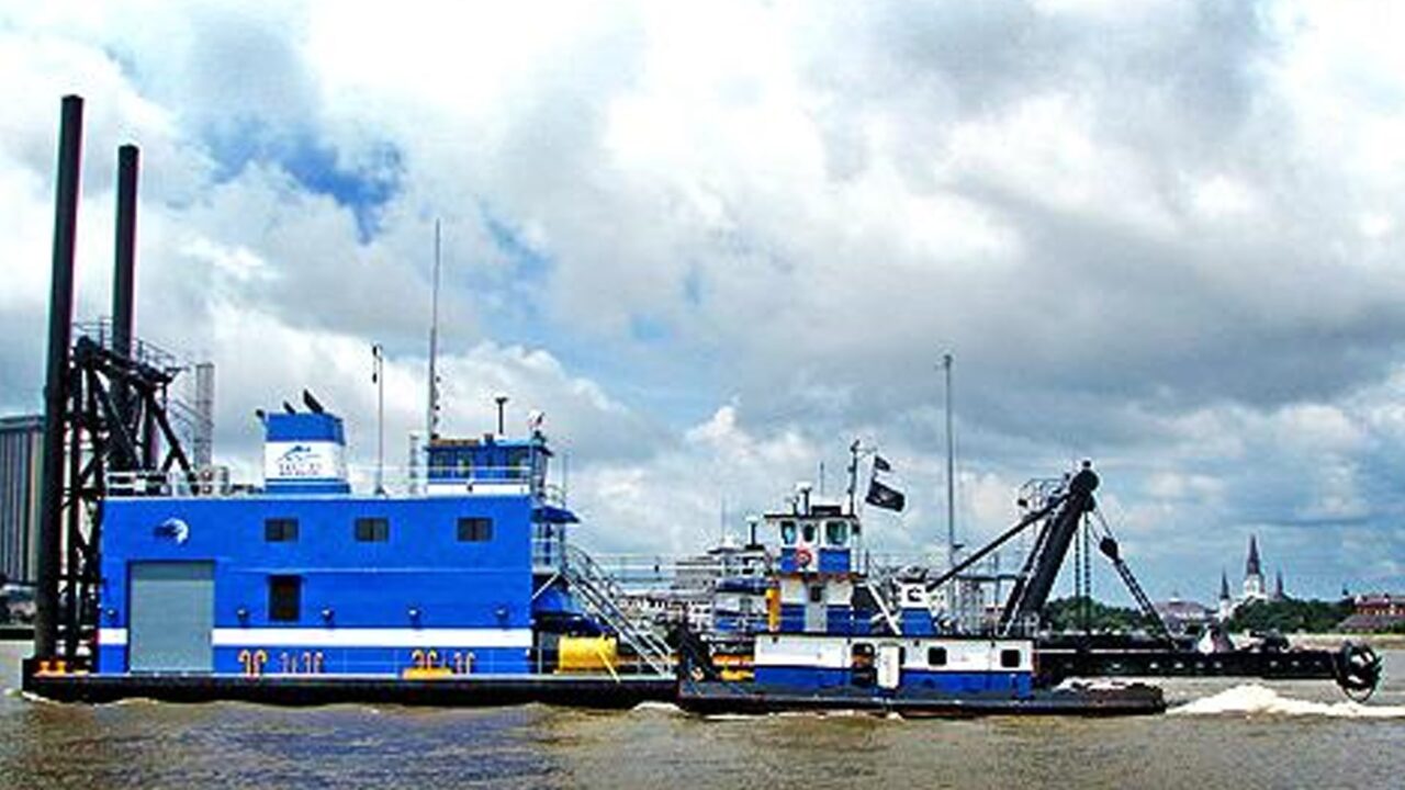 Dredge Boat - AZZ